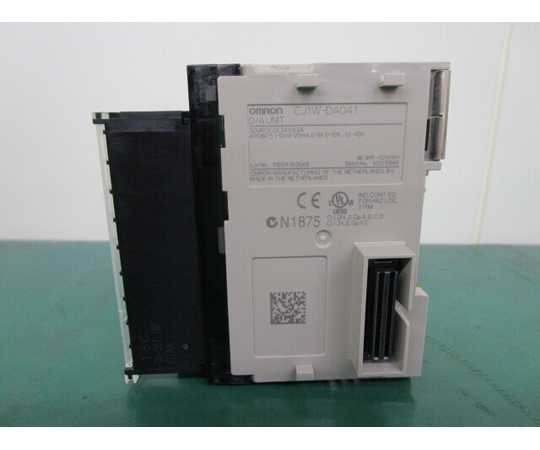 45-0005-61 シーケンサ（アナログ出力ユニット） CJ1W-DA041 【AXEL】 アズワン