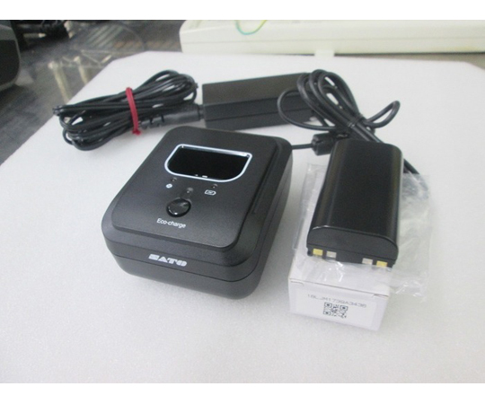 [取扱を終了した商品です]【中古品】バッテリー充電器 ML-CHG1-01 45-0012-04 【AXEL】 アズワン